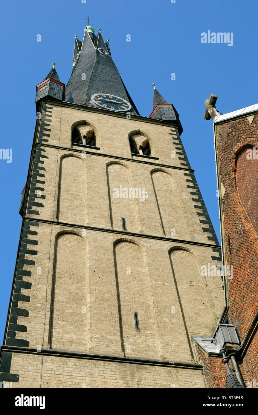 Twisted tower hi-res stock photography and images - Alamy