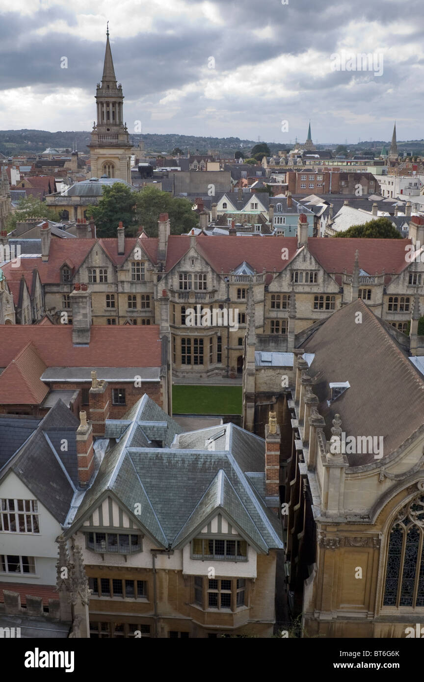 Aerial view of the dreaming spires of Oxford colleges and universities ...