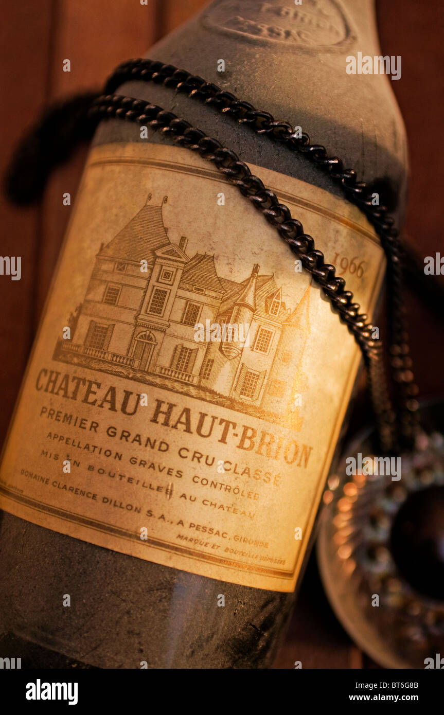 Old vintage dusty wine bottle Stock Photo - Alamy
