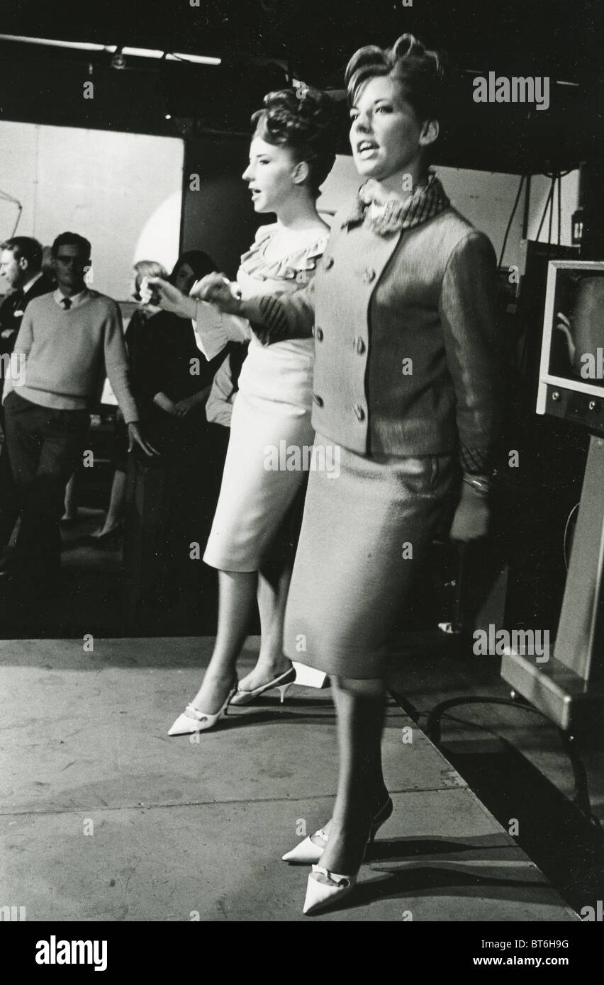 THE McKINLEYS UK pop duo in 1963. Photo Tony Gale Stock Photo - Alamy