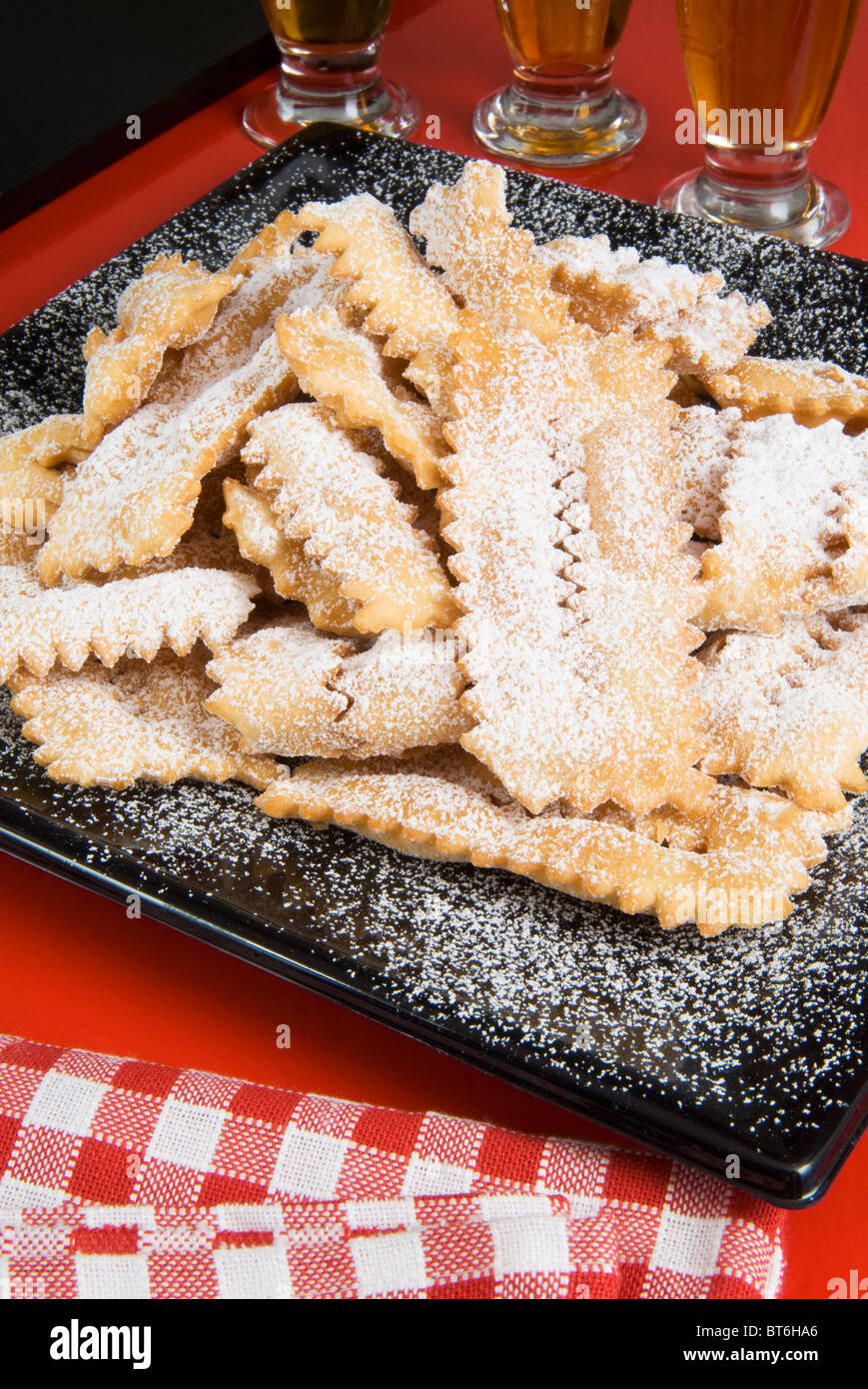 Bugie hi-res stock photography and images - Alamy