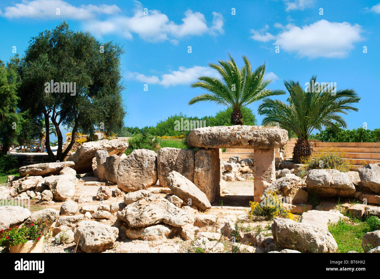 Megalithic tomb hi-res stock photography and images - Alamy