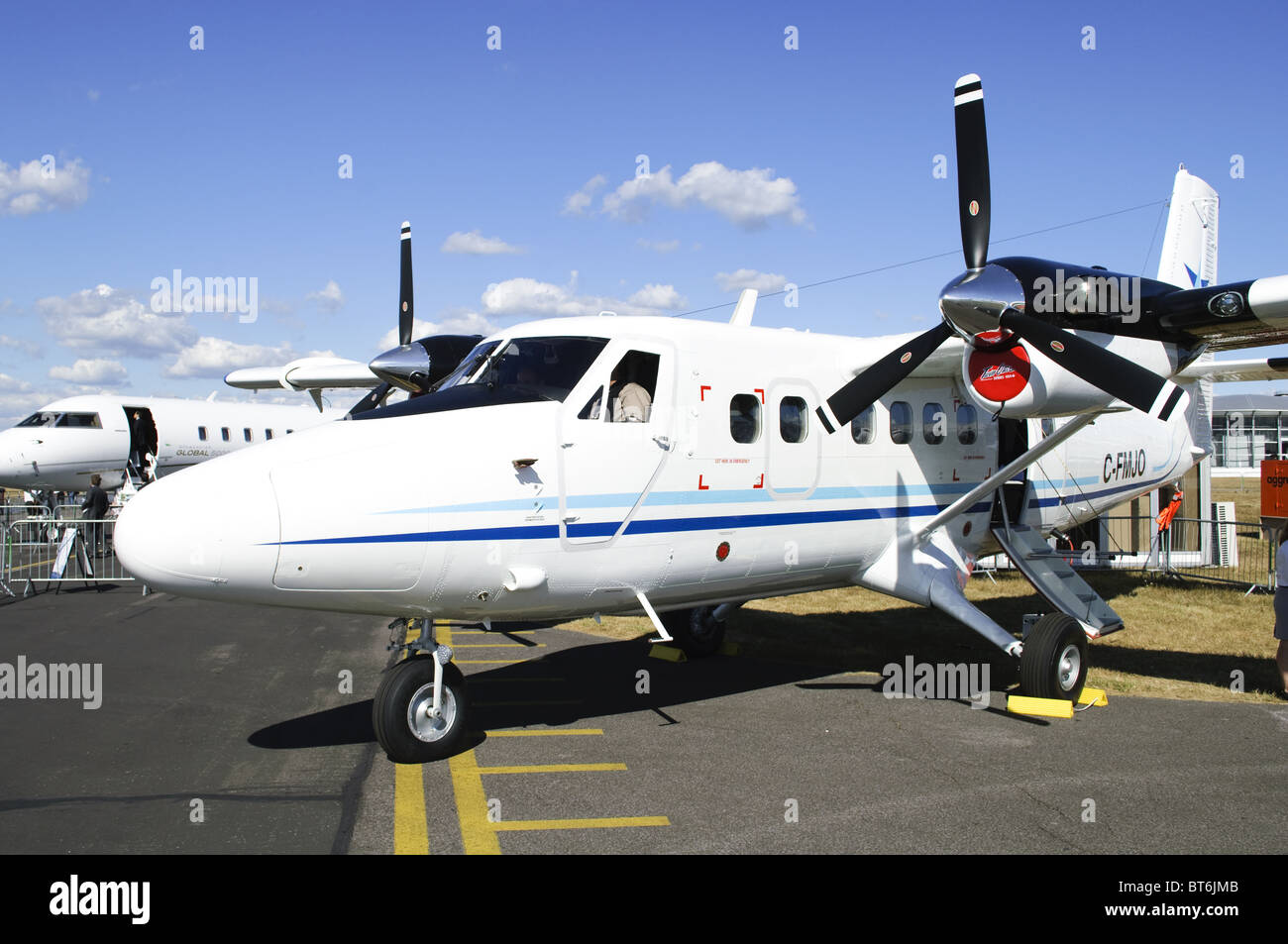 Viking DHC-6-400 Twin Otter on static display at Farnborough Airshow ...