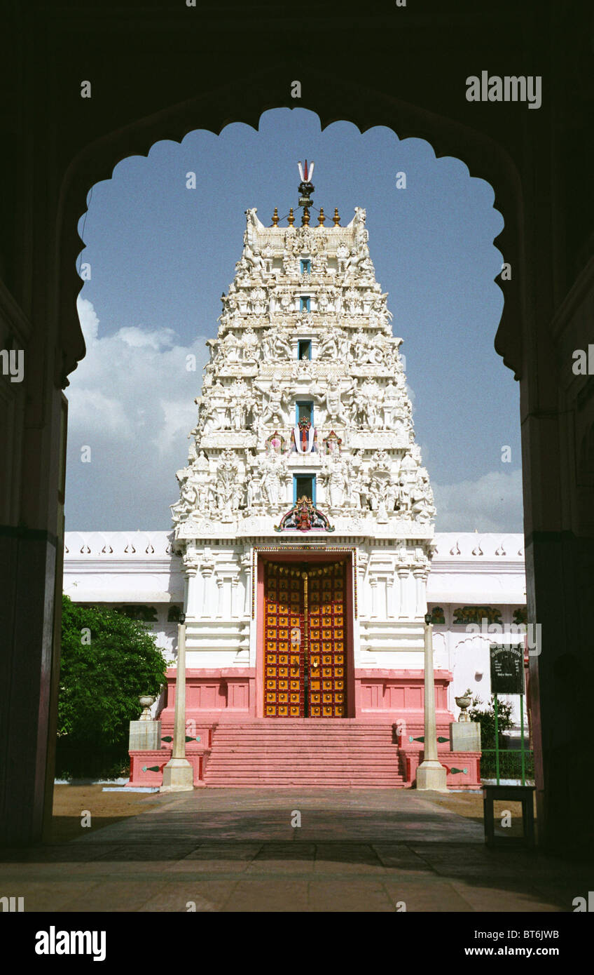 New Rangji Nath indian temple gateway pushkar, Rajasthan, india Stock ...