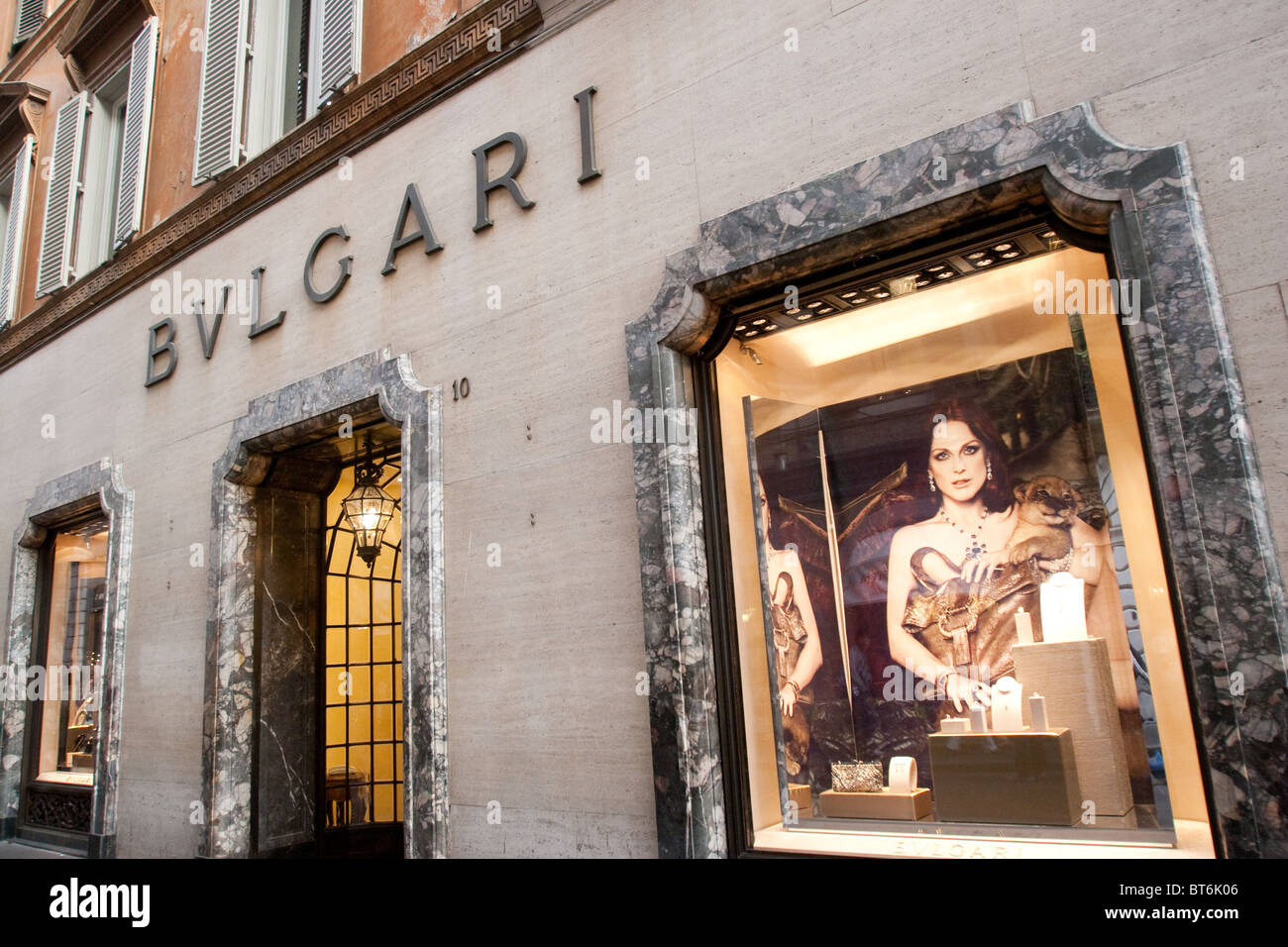 Bulgari store shop gold jewelry window entrance. Via dei Condotti Rome ...