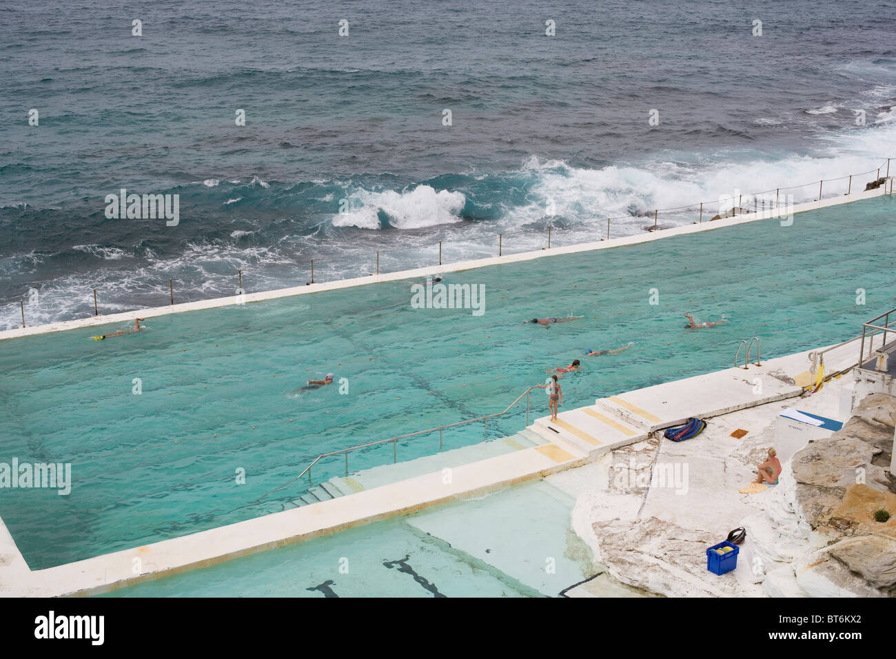 Icebergs,Bondi Beach"s rock swimming pool Stock Photo - Alamy