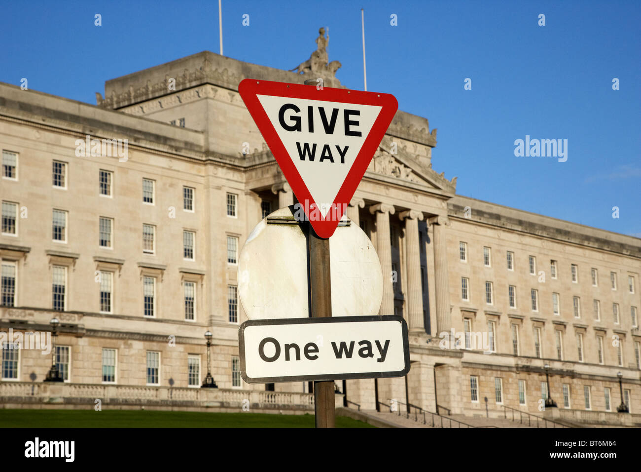 Give Way Sign Uk High Resolution Stock Photography and Images - Alamy