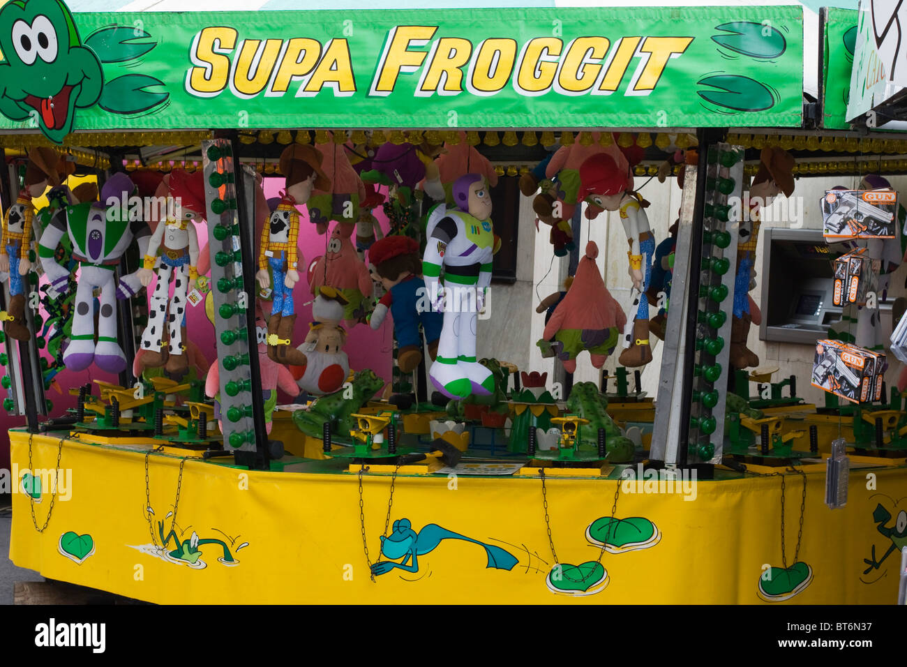 Fair fairground attraction stall stalls hi-res stock photography and ...