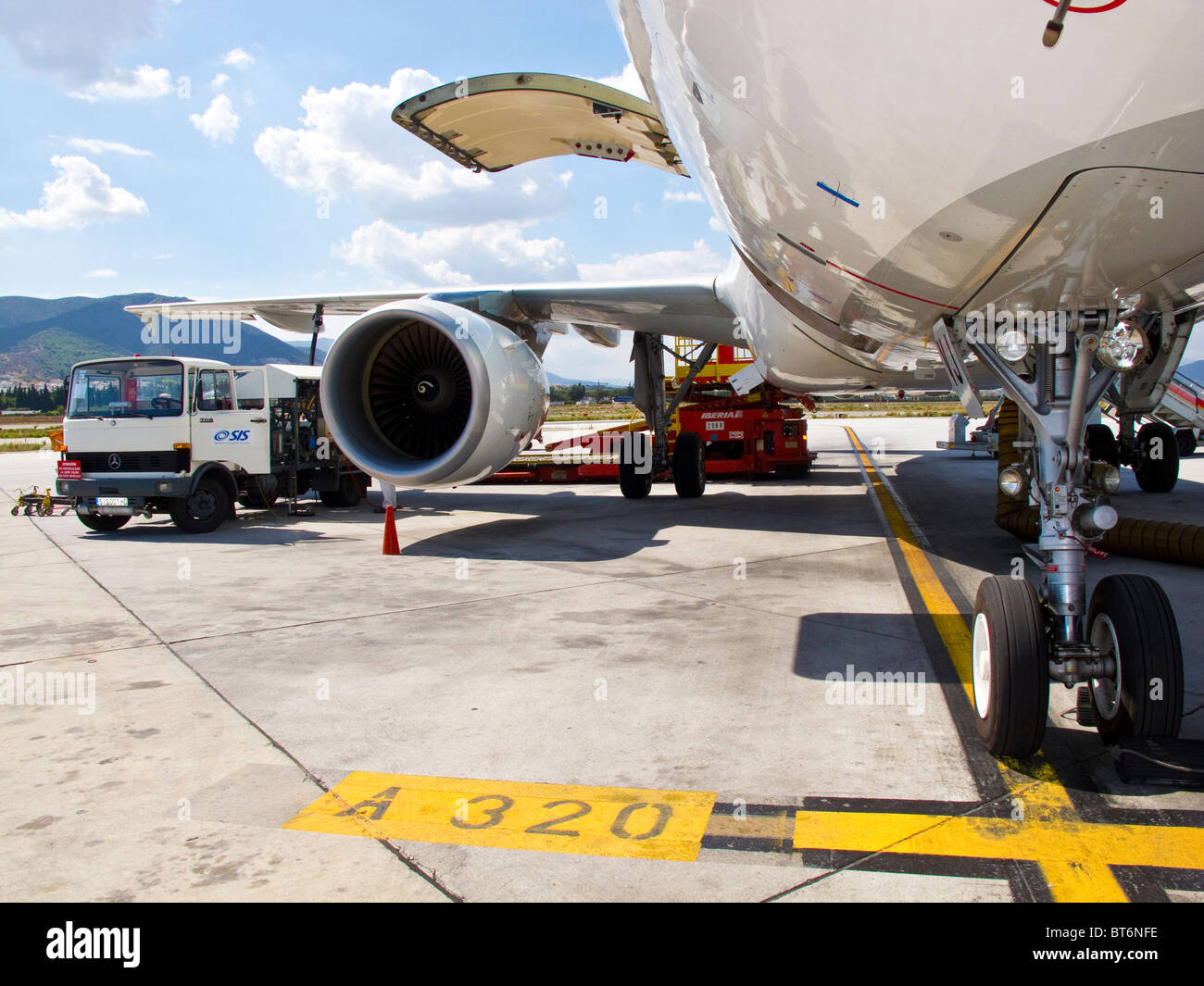 Airbus A320 stand Stock Photo - Alamy