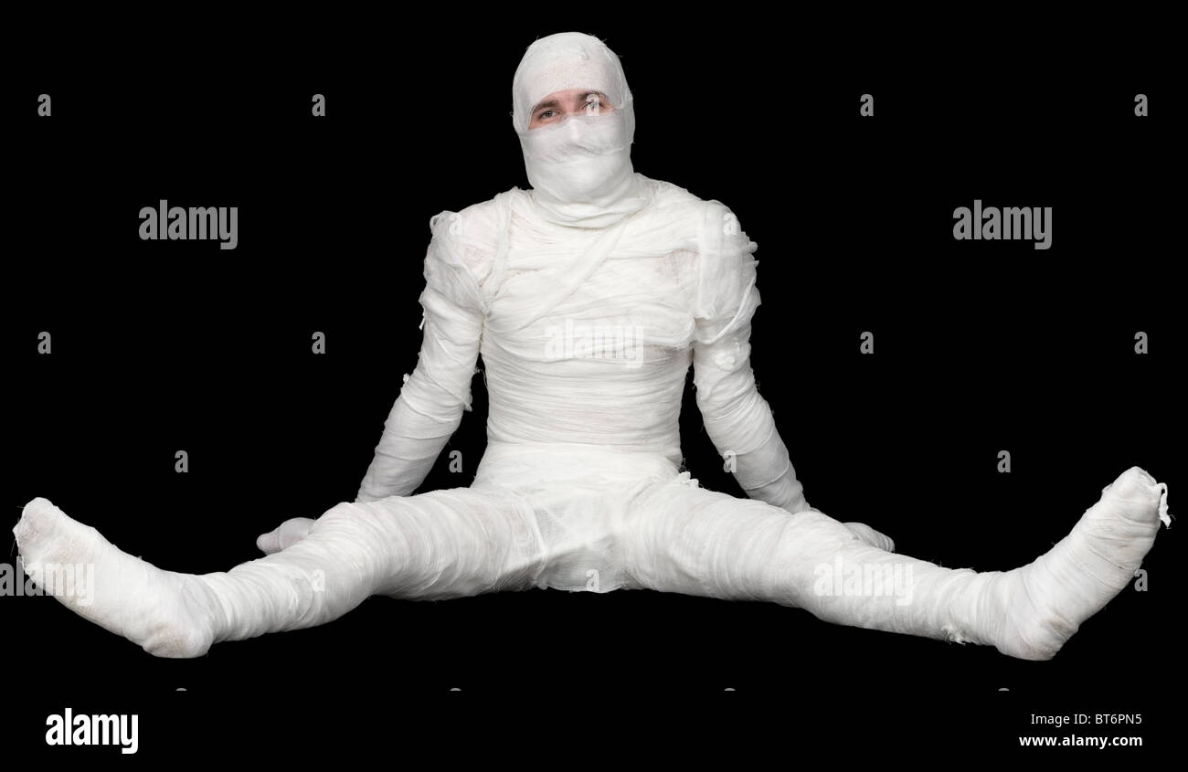 Mummy bandage hi-res stock photography and images - Alamy