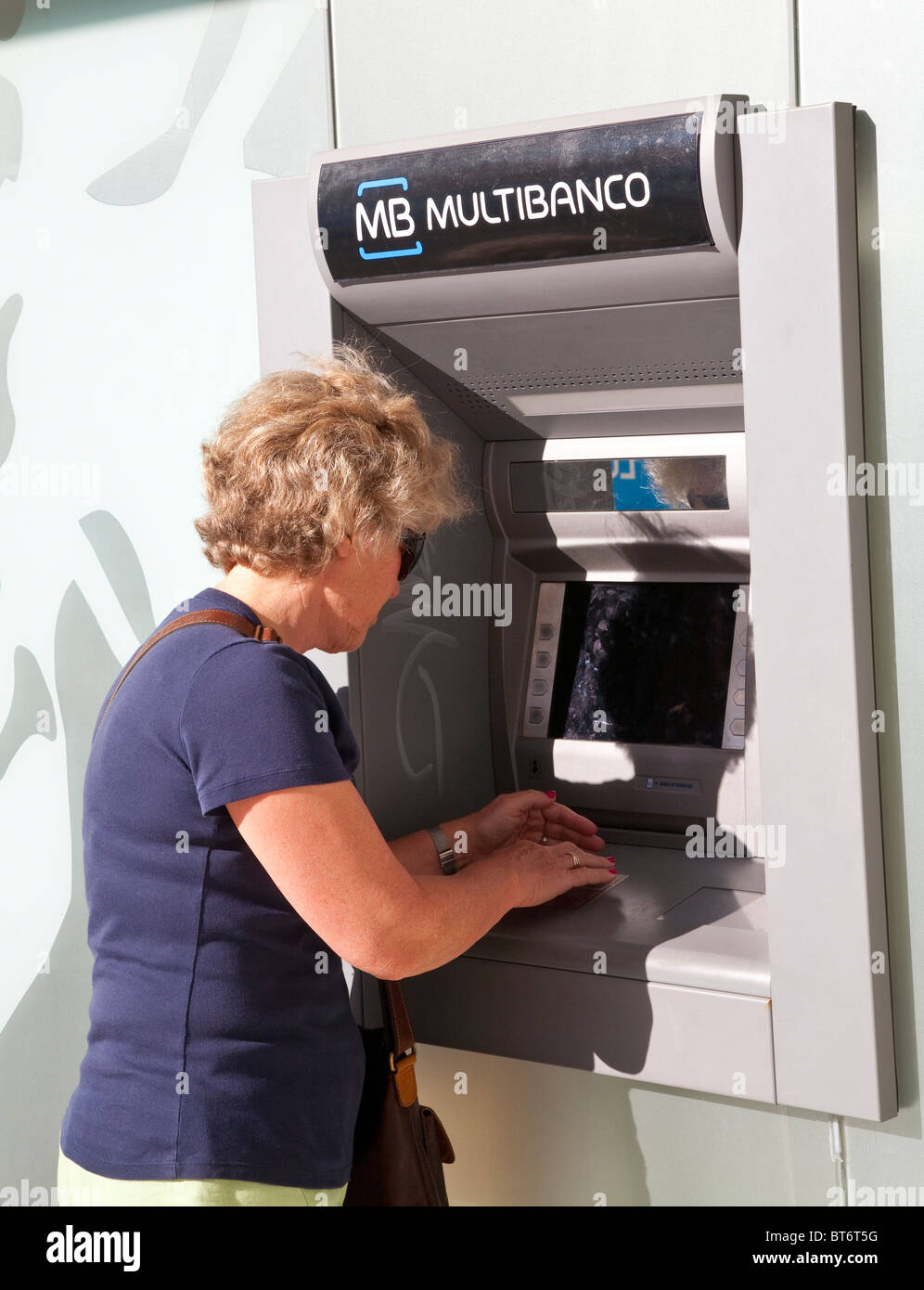 Cashpoint machine hi-res stock photography and images - Alamy