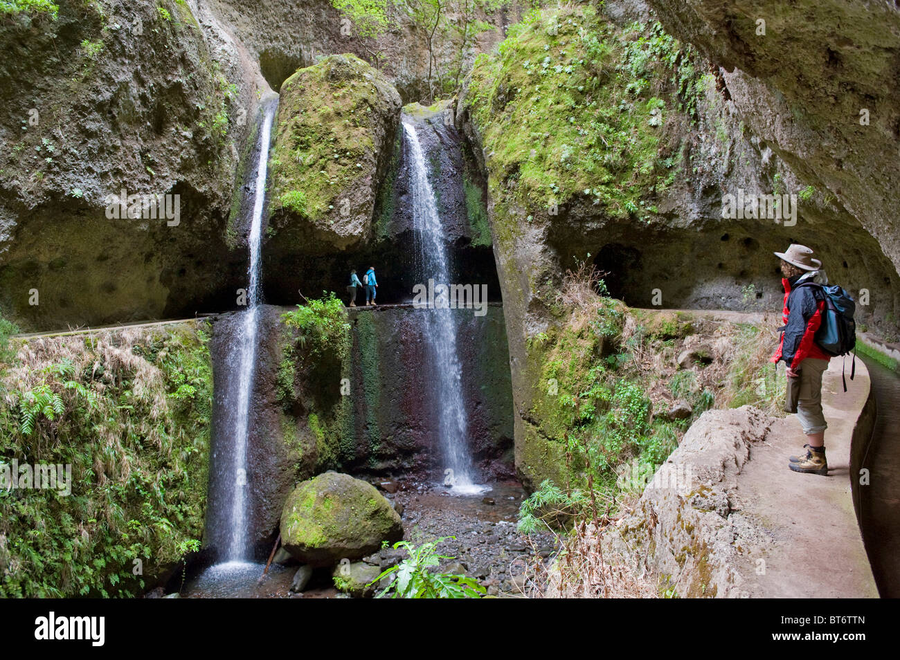 Levada Nova leading past the waterfall, Lombada da Ponta do Sol ...