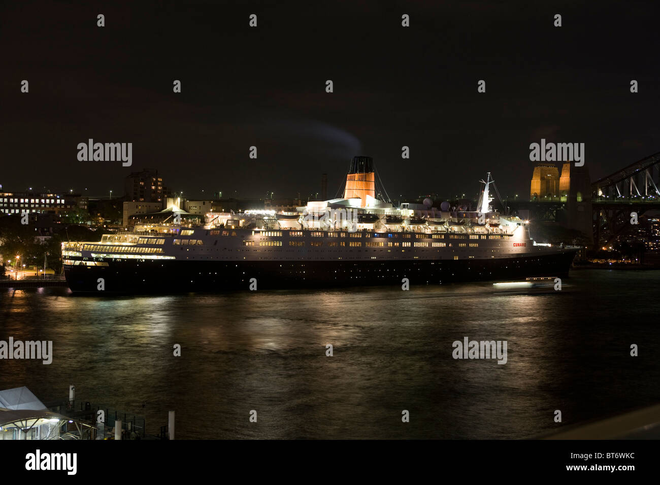 Qe2 Ship Stock Photos & Qe2 Ship Stock Images - Alamy