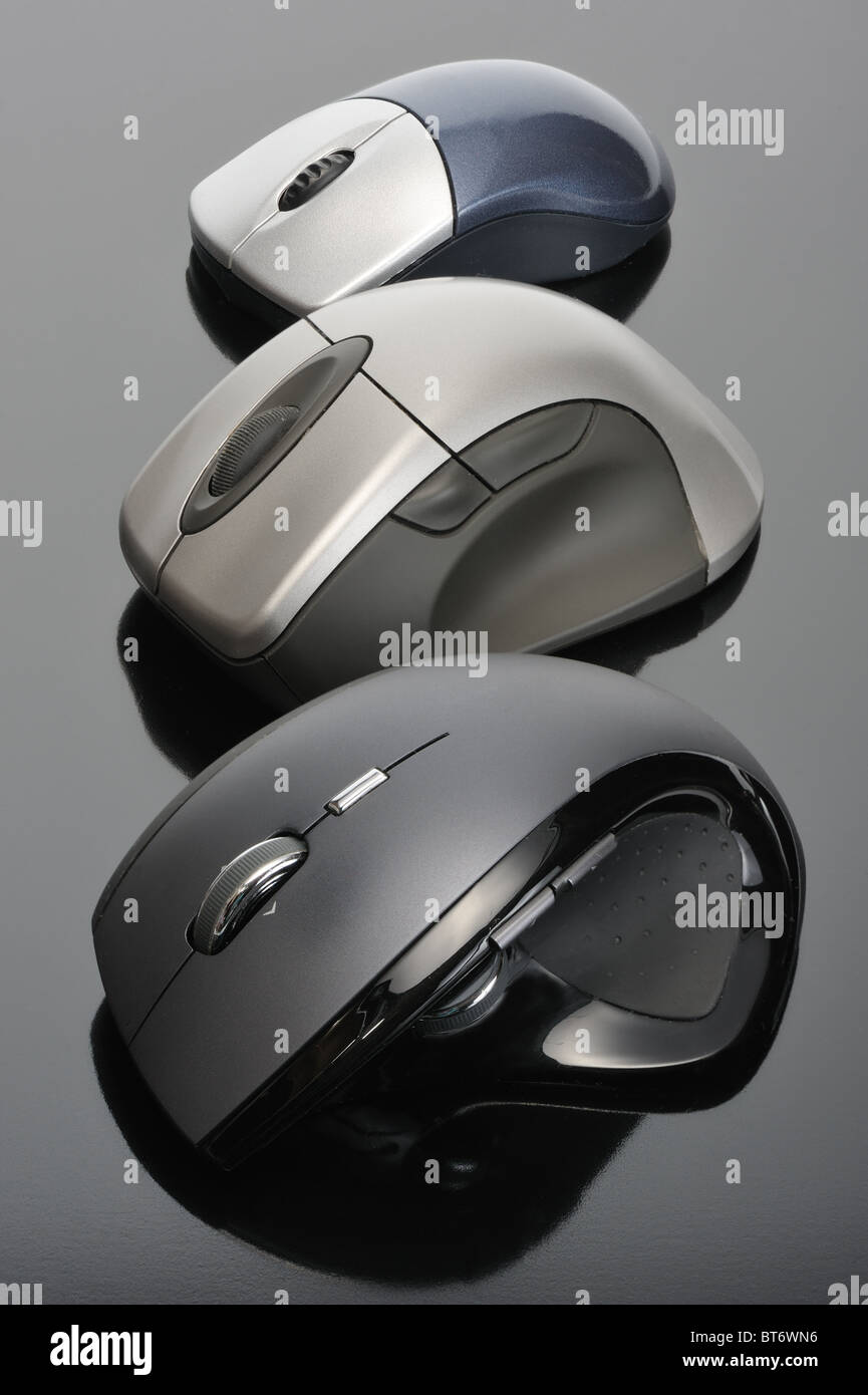 Modern wireless computer mouses Stock Photo - Alamy
