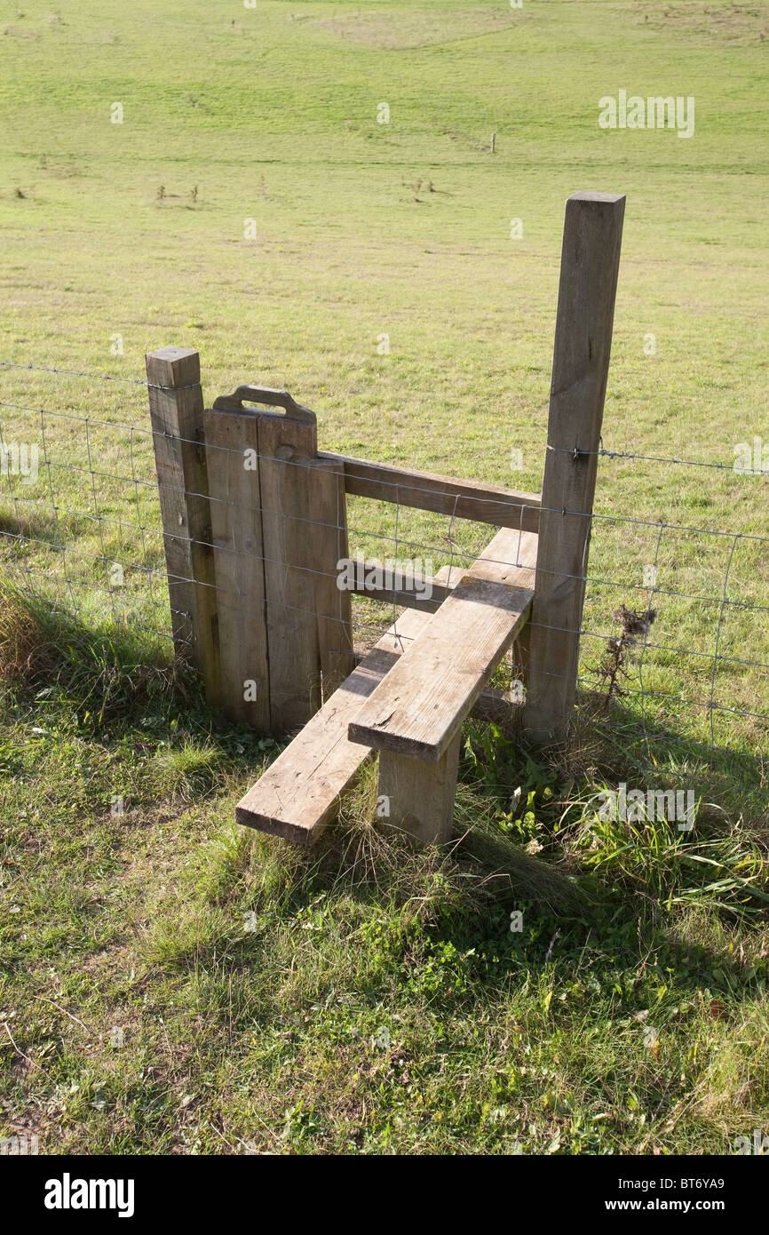 Fence stile hi-res stock photography and images - Alamy
