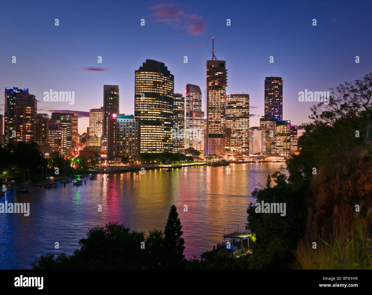 Brisbane River & City from Kangaroo Pt. cliffs at dusk, Queensland ...