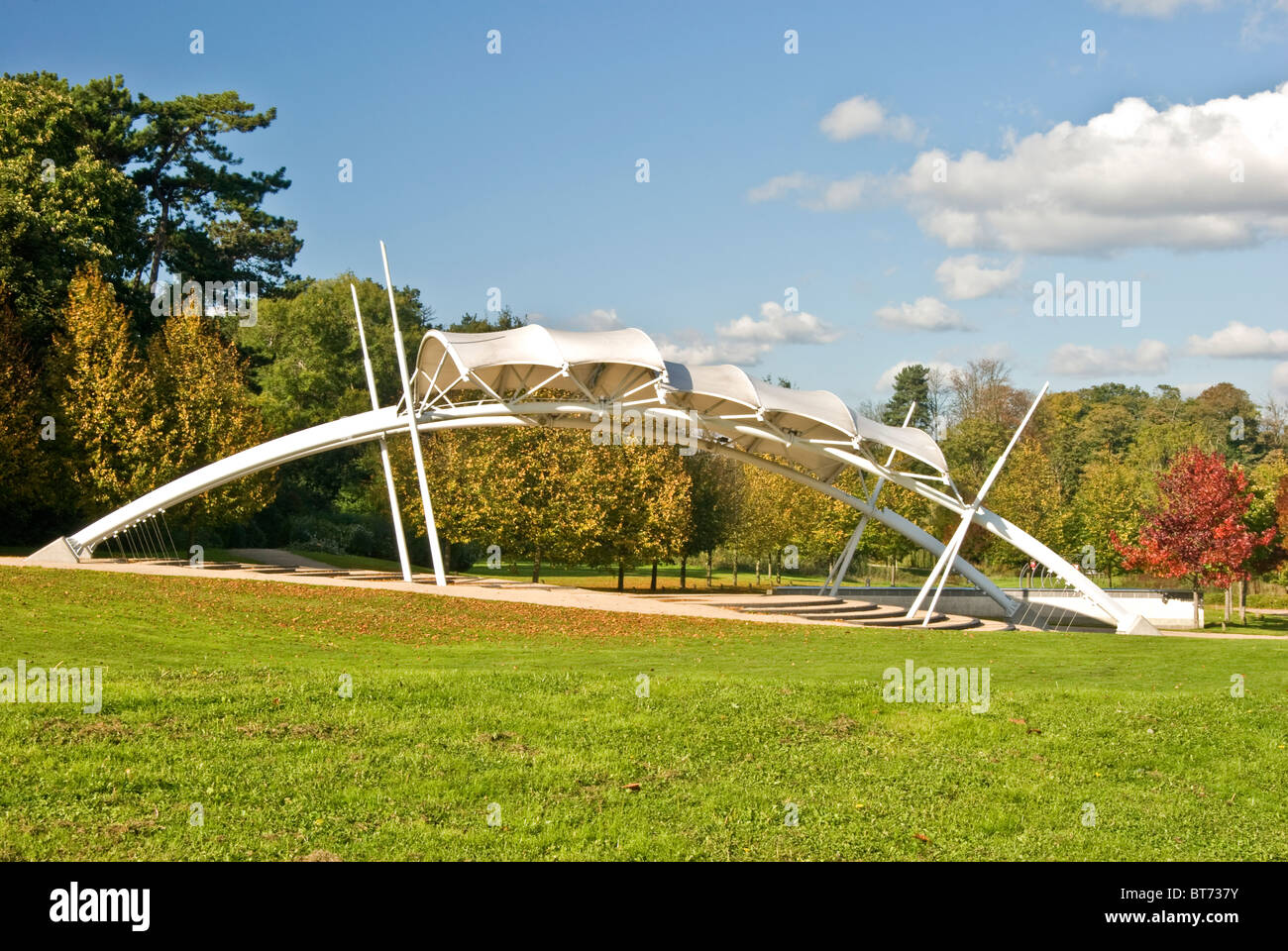 Metal canopy structure in hi-res stock photography and images - Alamy