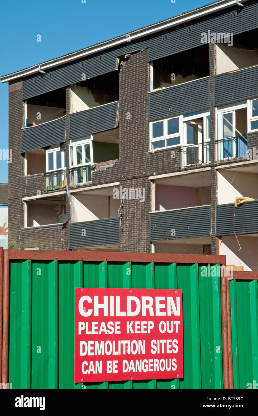 Demolition Sign Stock Photos & Demolition Sign Stock Images - Alamy