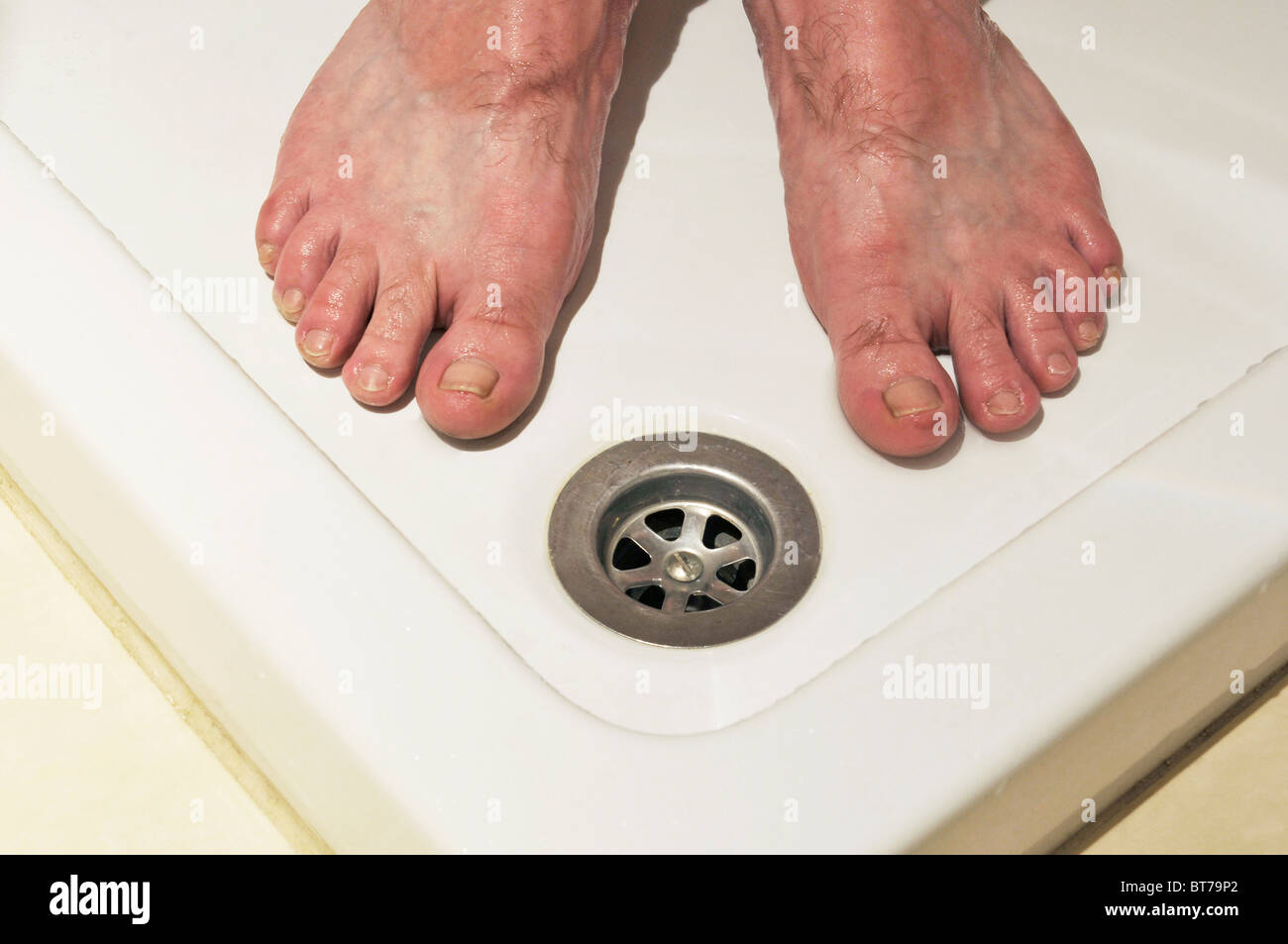 Feet shower hi-res stock photography and images - Alamy