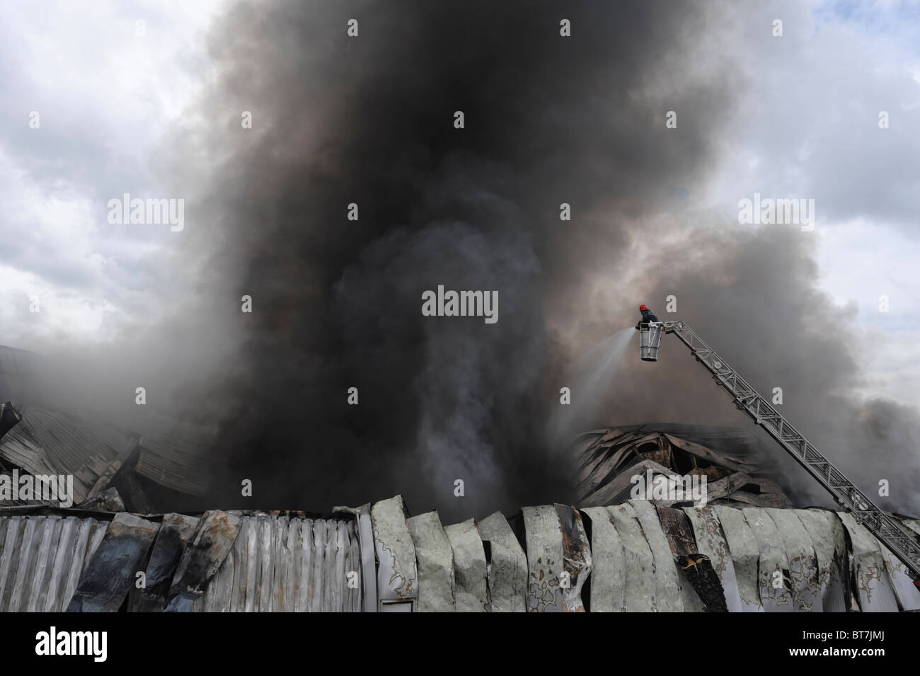 Factory fire hi-res stock photography and images - Alamy