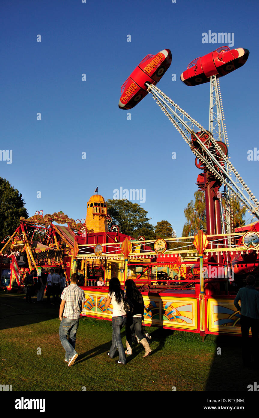Dive bomber fair ride hi-res stock photography and images - Alamy