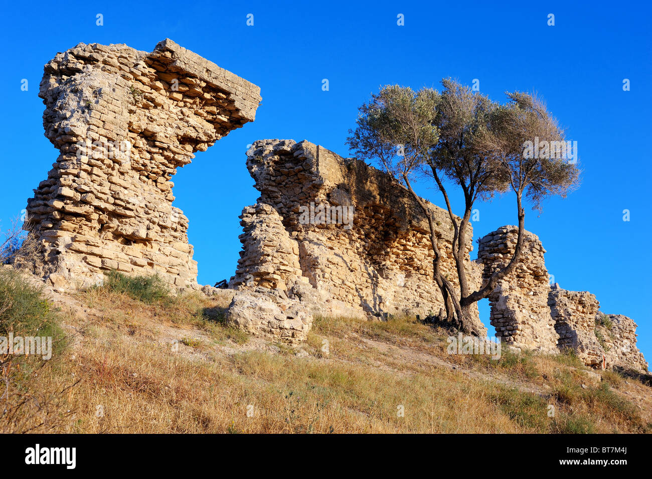 Protection walls ruins hi-res stock photography and images - Alamy