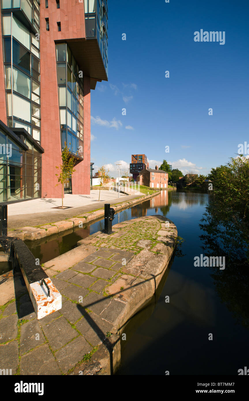 The Islington Wharf apartment block by Lock 1 of the Ashton Canal ...