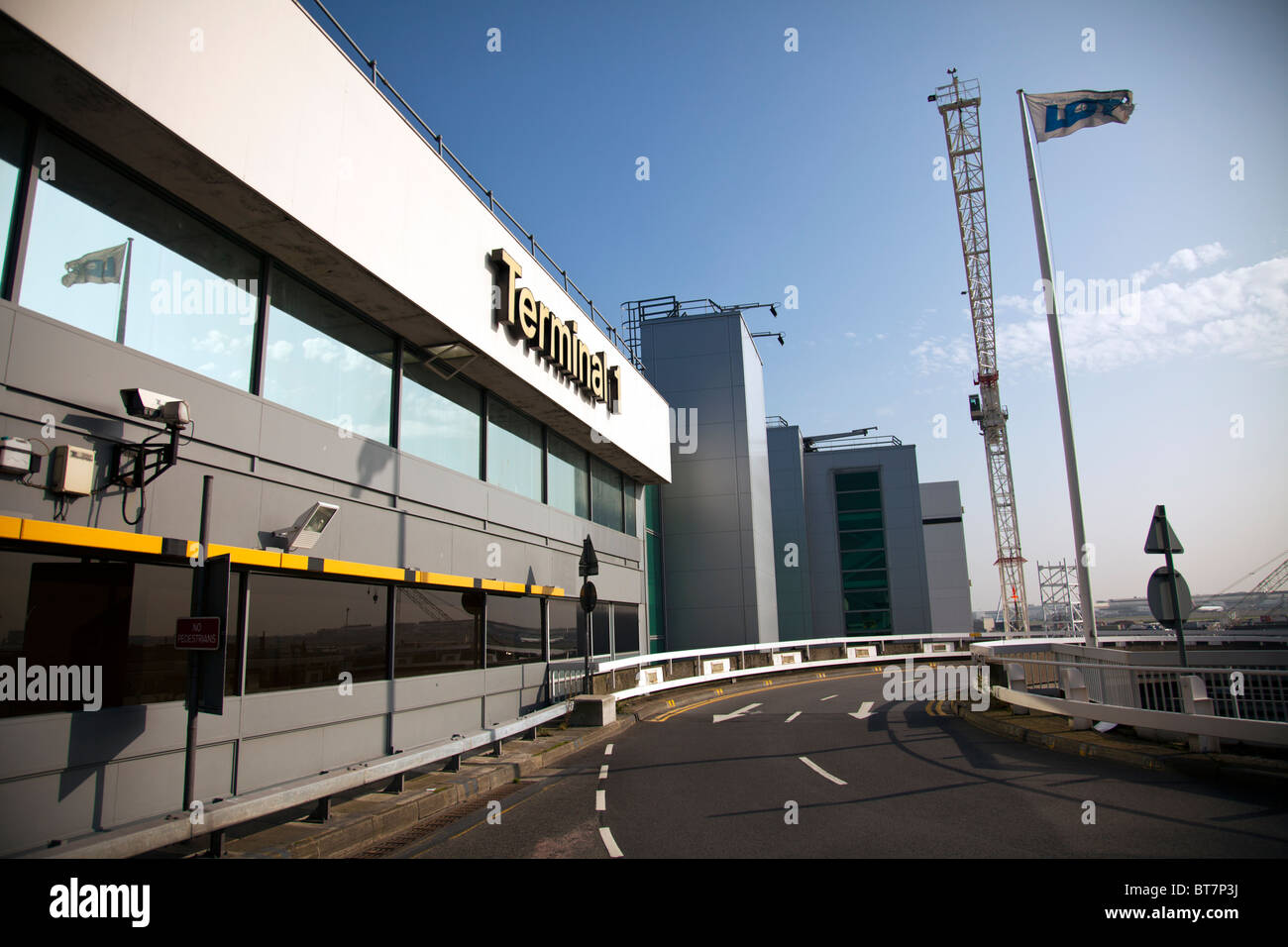 Heathrow airport terminal 1 hi-res stock photography and images - Alamy