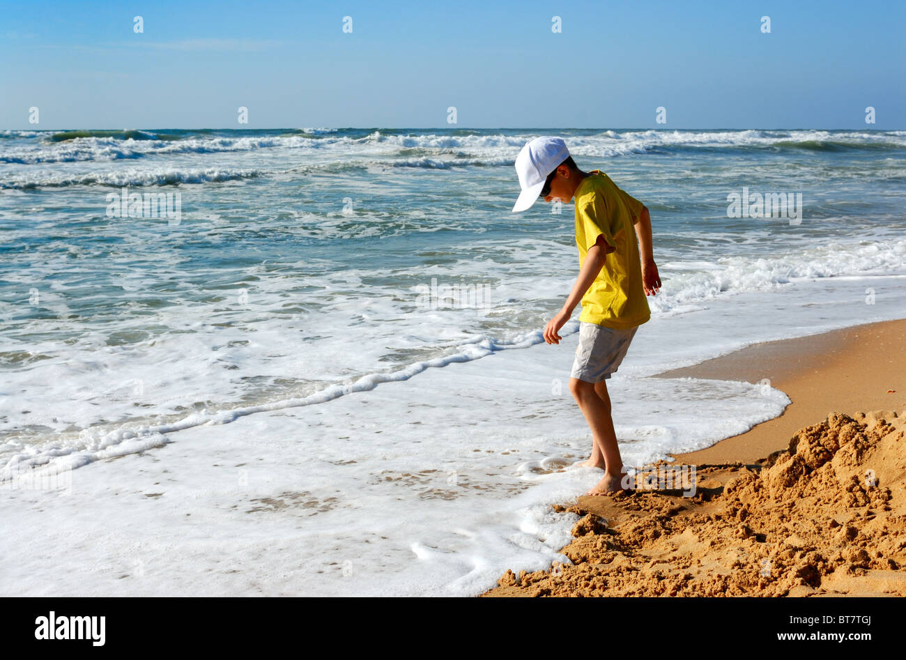 The boy and the sea Stock Photo - Alamy