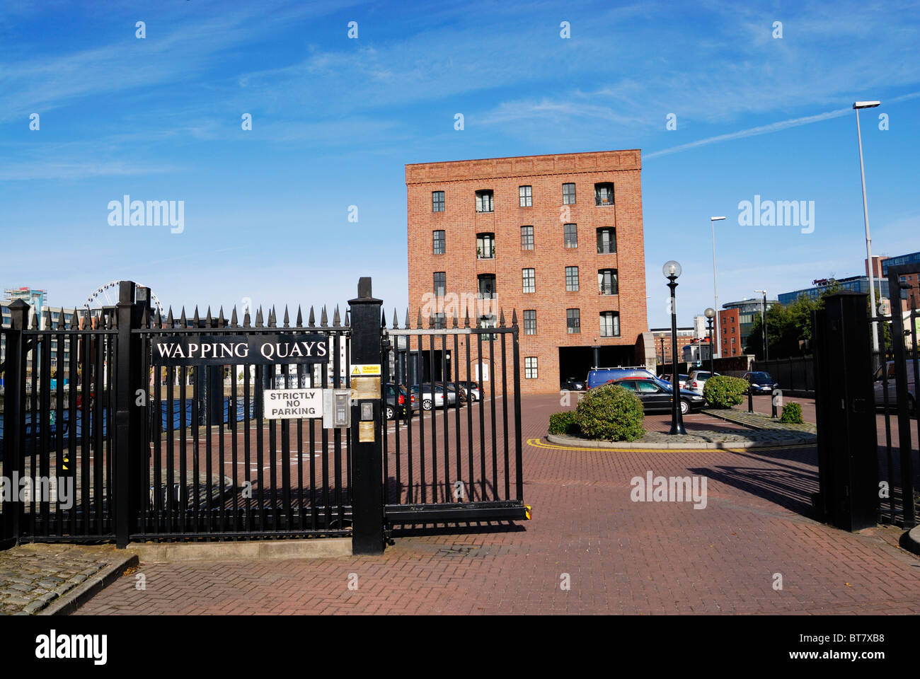 Electrically operated gate hi-res stock photography and images - Alamy
