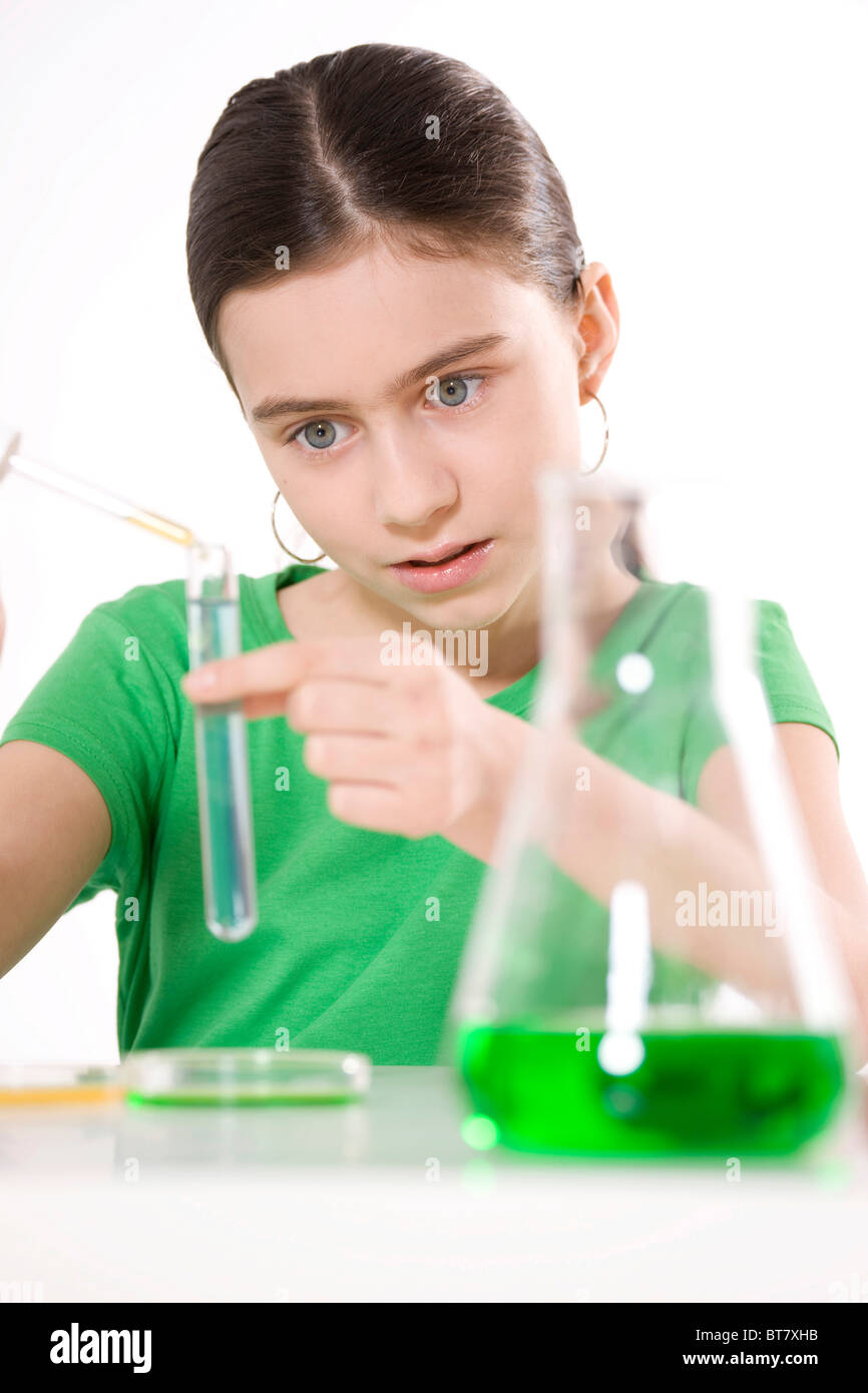 Girl working on an experiment in a laboratory Stock Photo - Alamy