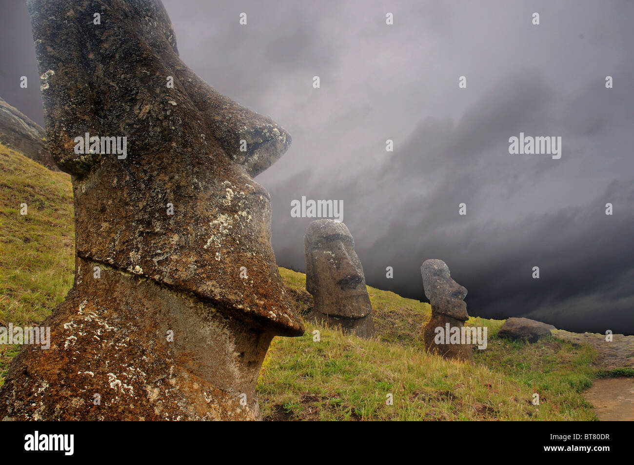 Moai easter island dramatic sky hi-res stock photography and images - Alamy