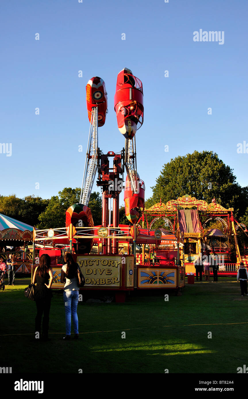 Dive bomber fair ride hi-res stock photography and images - Alamy
