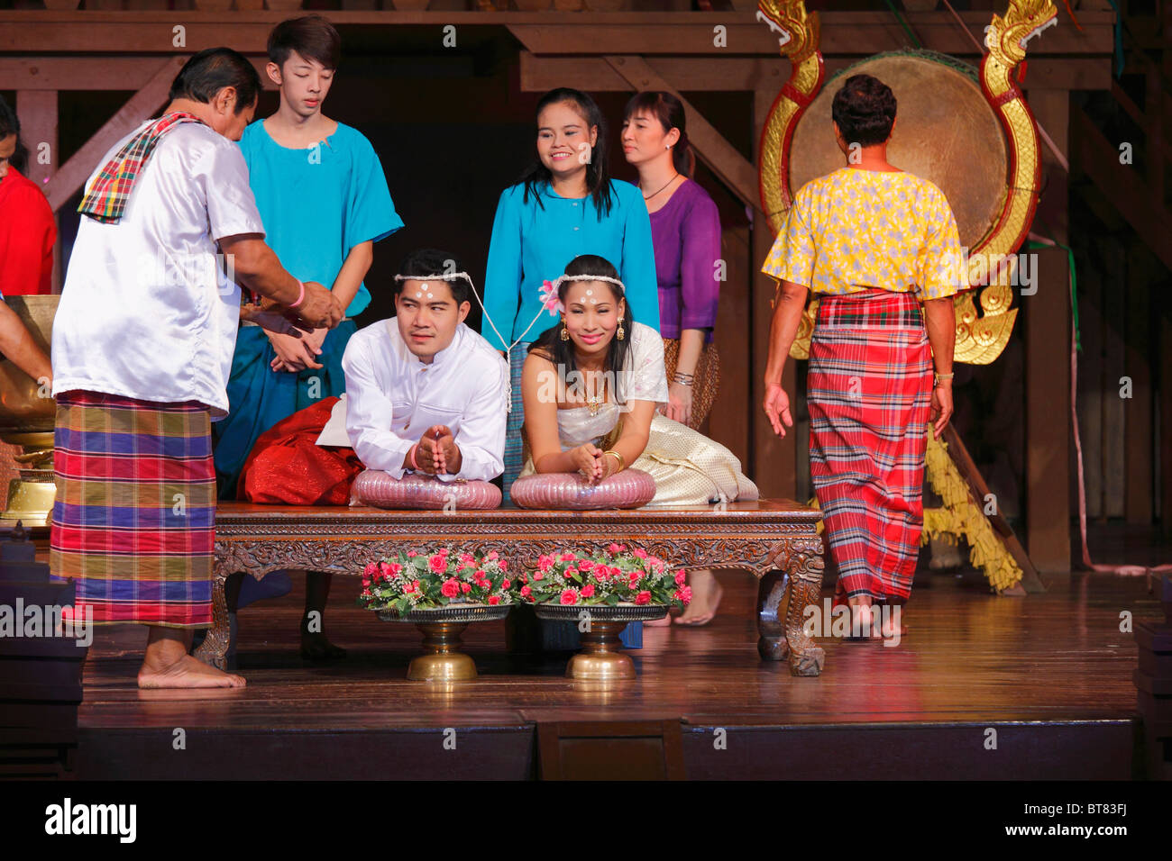 Traditional Thai wedding - marriage ceremony animation, Bangkok ...