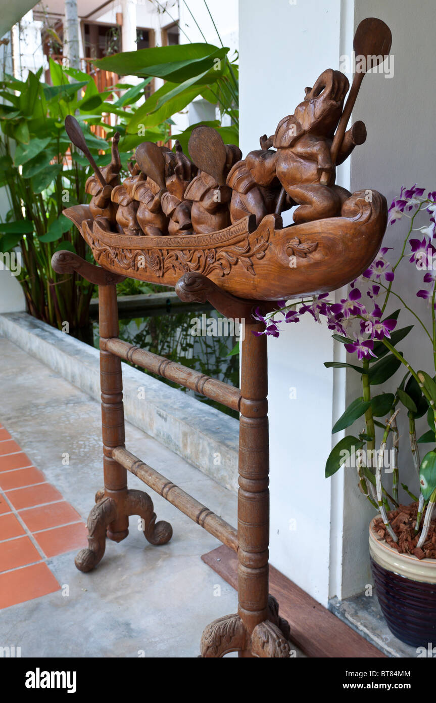 Artificial elephant hi-res stock photography and images - Alamy