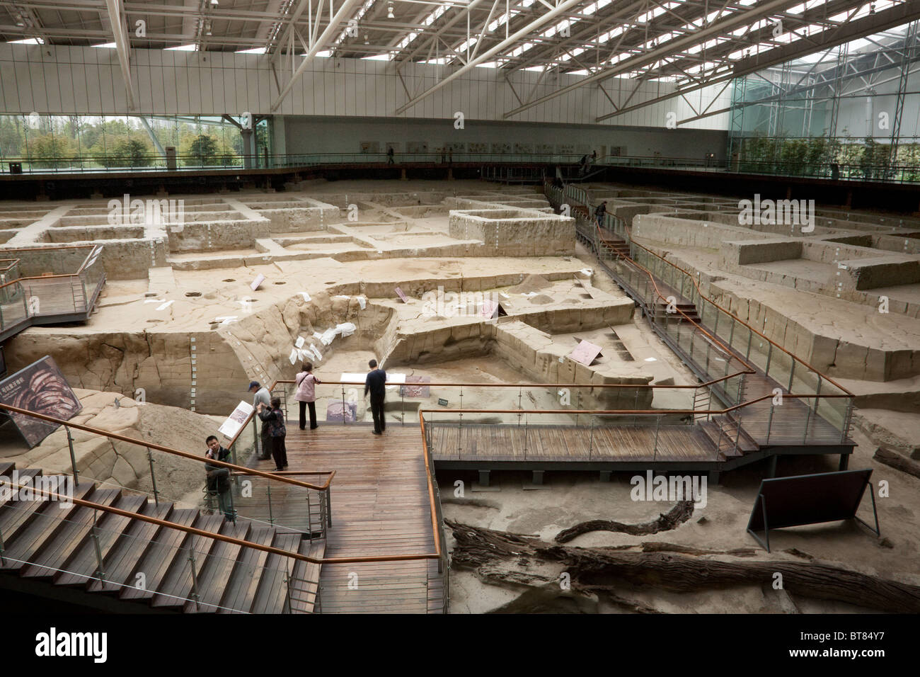 Interior of the Jinsha Excavation Site in Chengdu China Stock Photo - Alamy