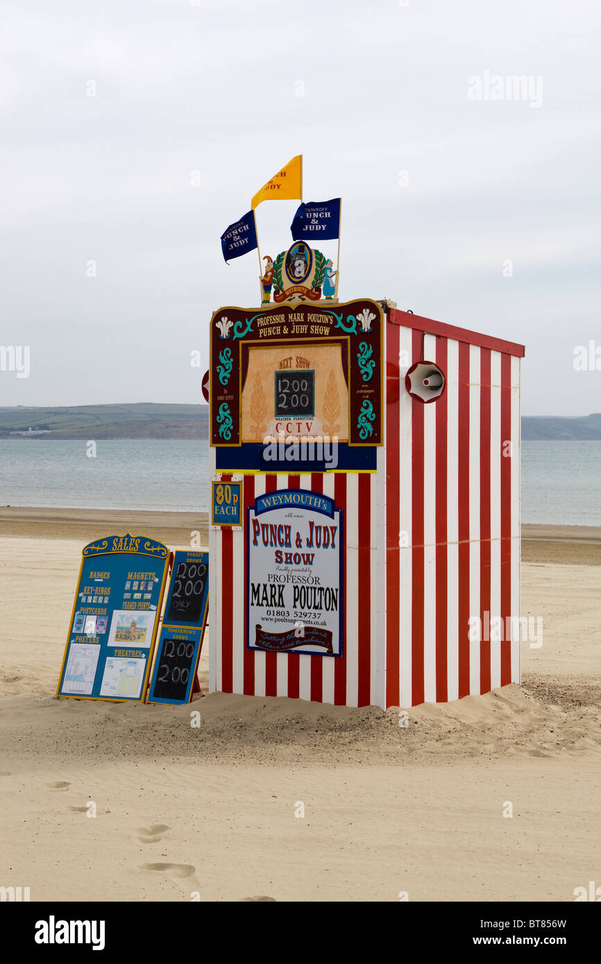 Punch and judy booth hi-res stock photography and images - Alamy