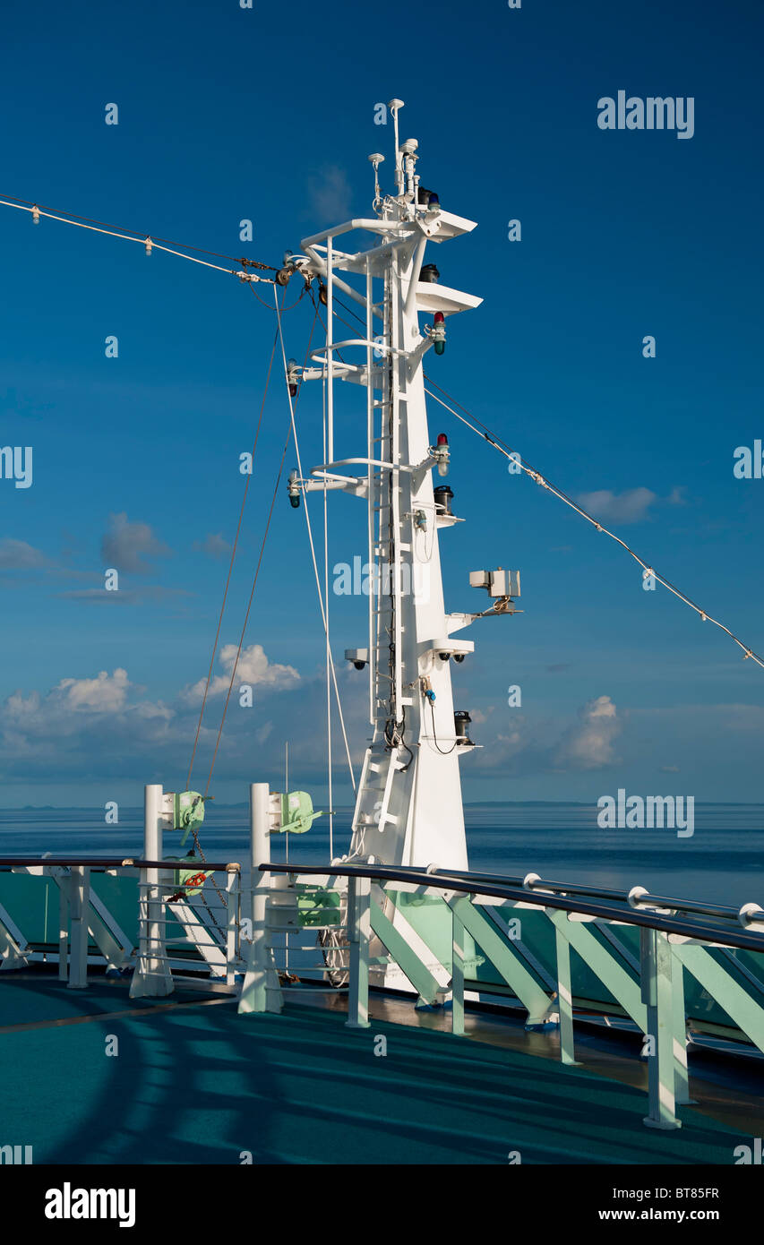Ships navigation mast hi-res stock photography and images - Alamy