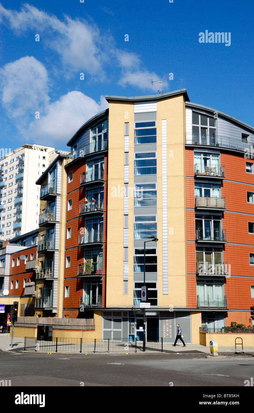 Dwyer House apartment block, Fulham, London, England Stock Photo - Alamy