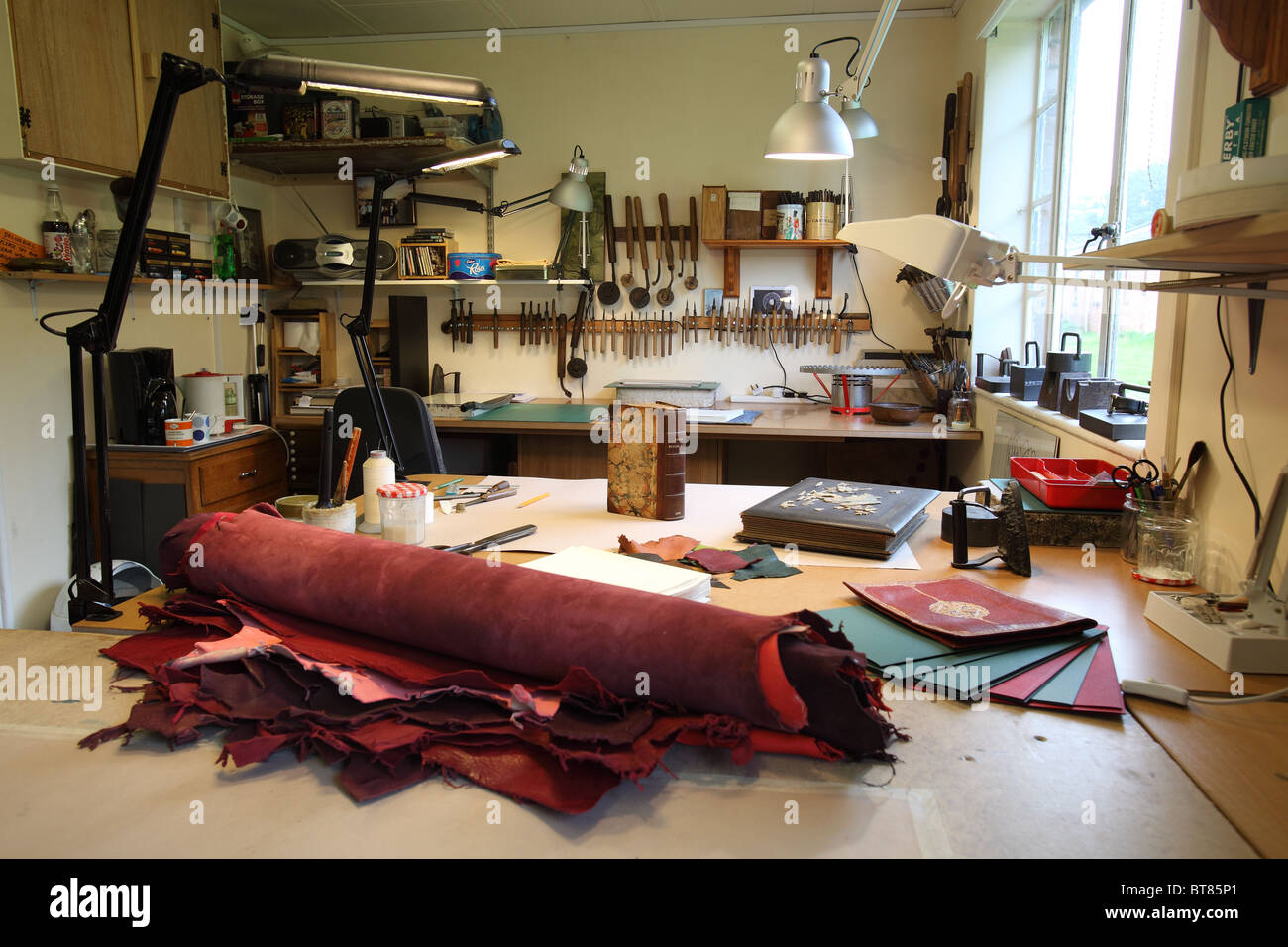 Binding a book bindery workshop Stock Photo - Alamy