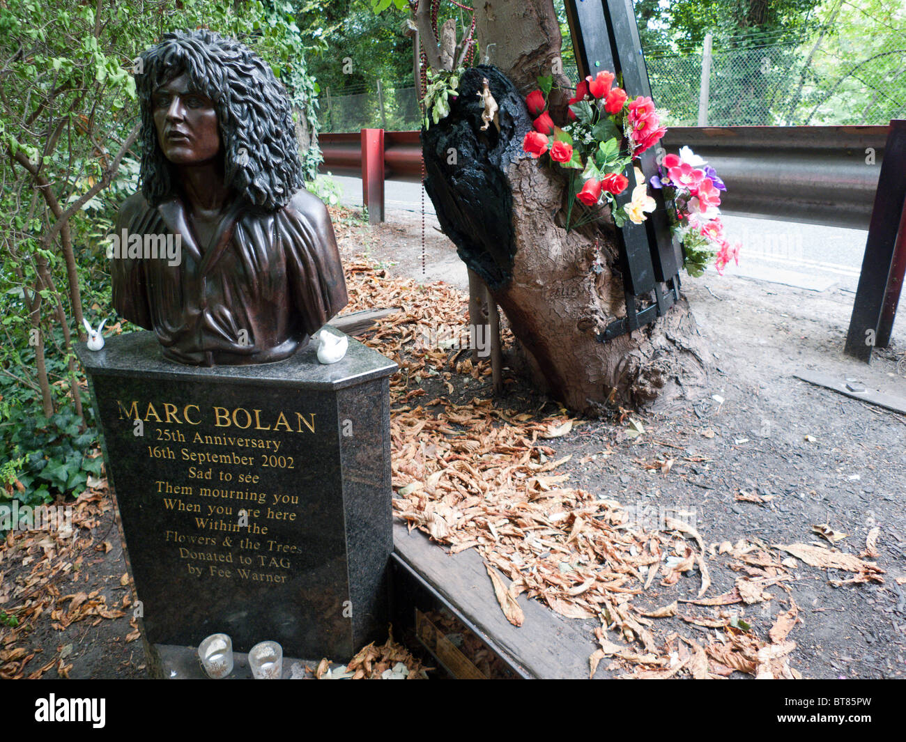 Memorial to Marc Bolan of T Rex in Barnes, south west London Stock ...