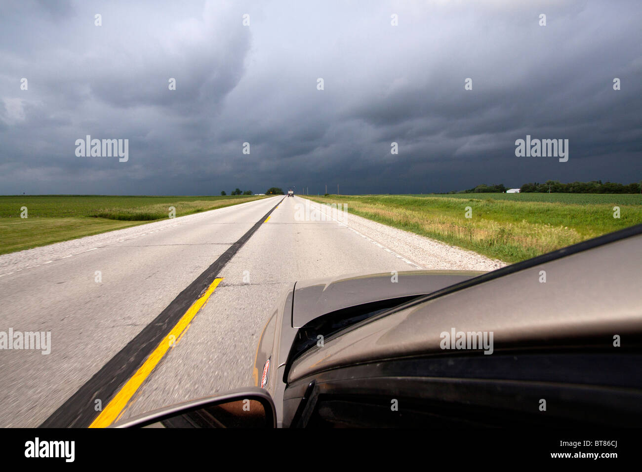 Storm chasers car hi-res stock photography and images - Alamy