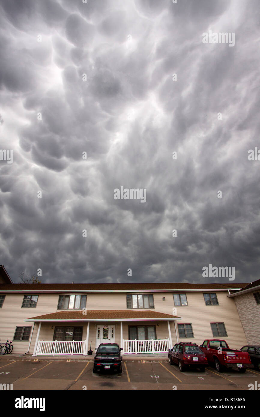 Overhead storm hi-res stock photography and images - Alamy