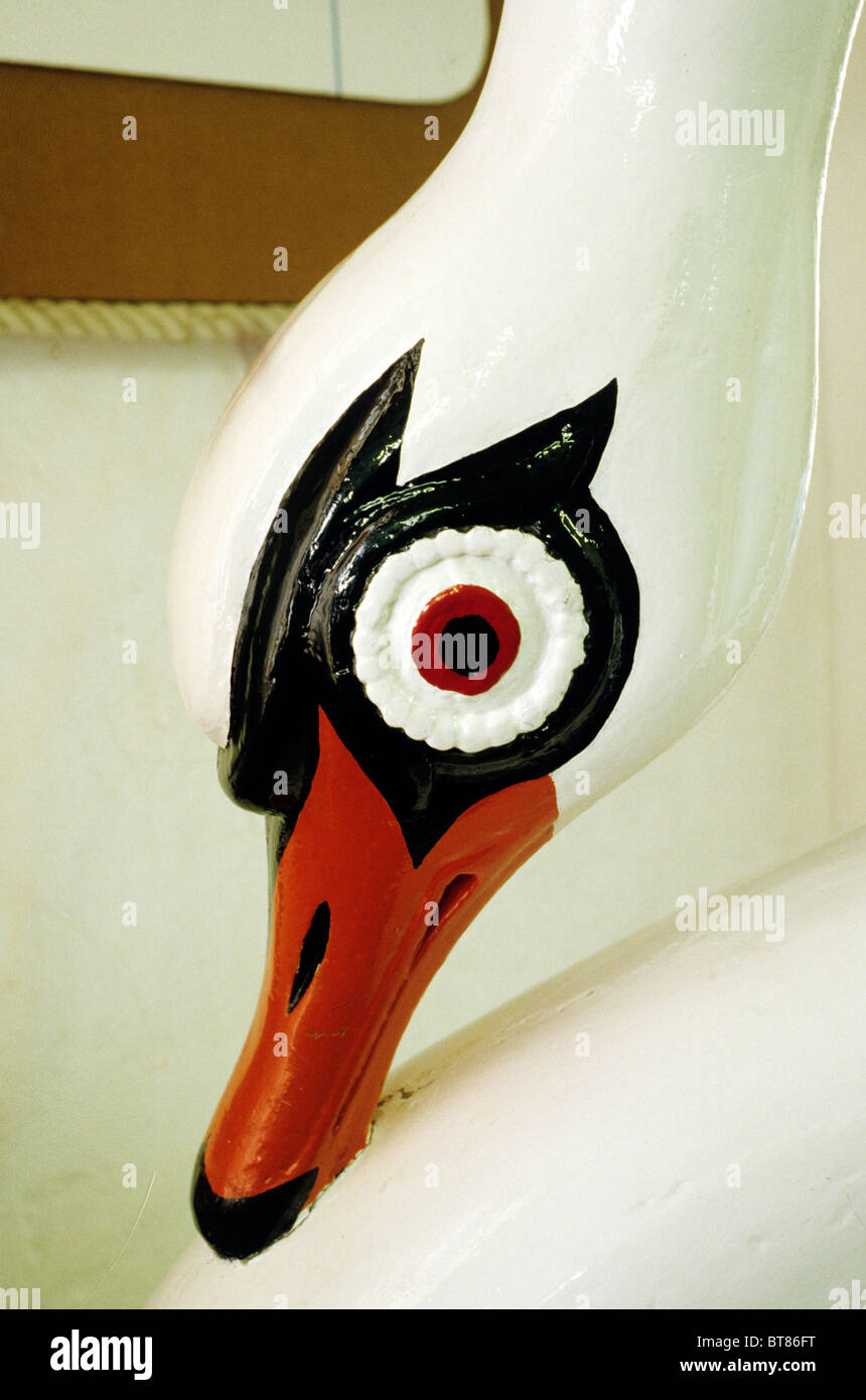 Swan figureheads hi-res stock photography and images - Alamy