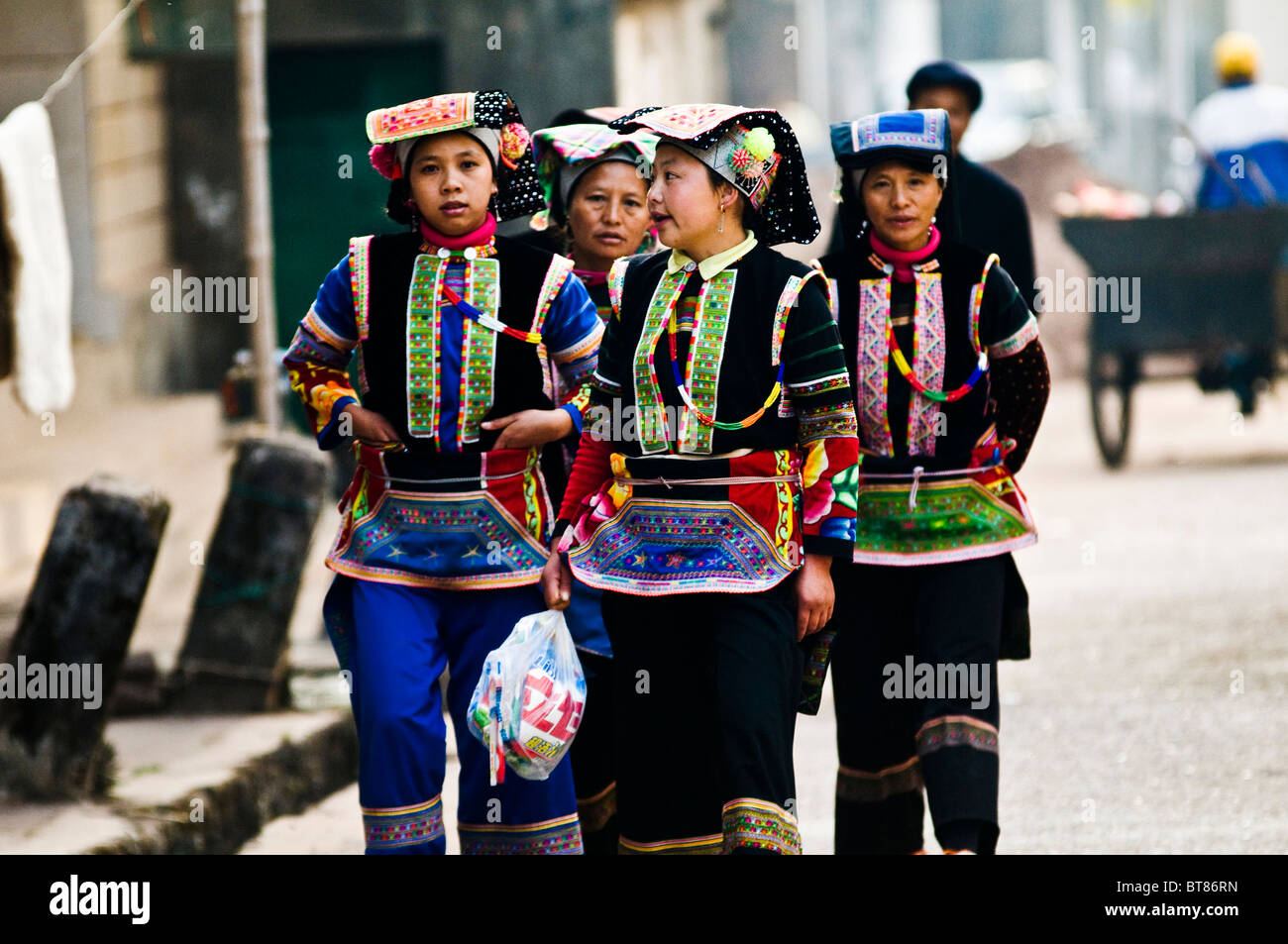 Women on their way hi-res stock photography and images - Alamy