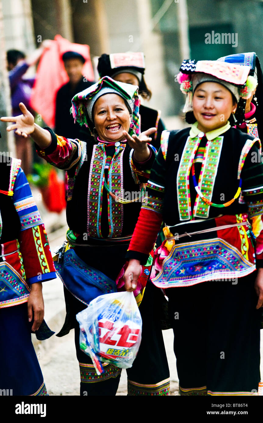 Women on their way hi-res stock photography and images - Alamy