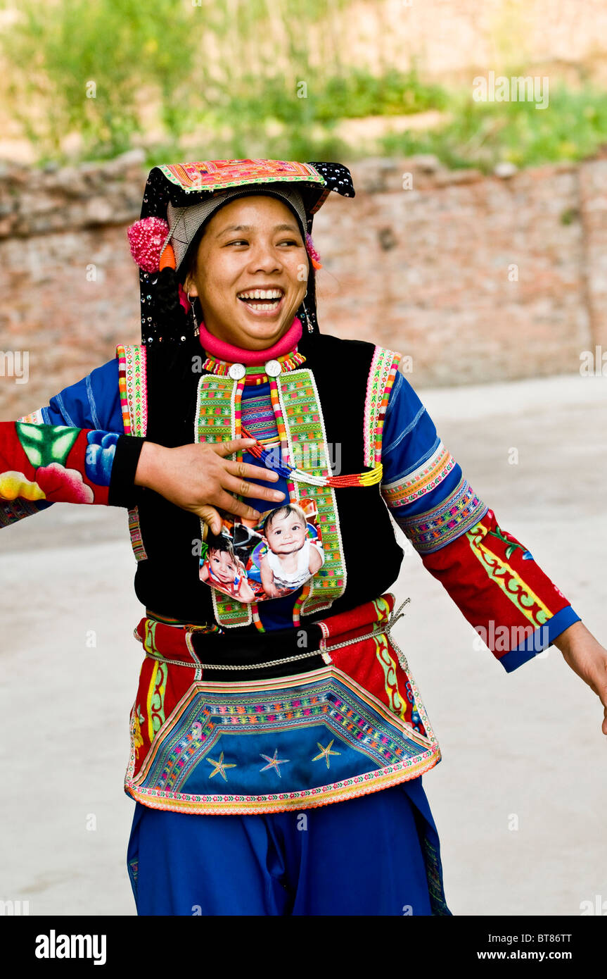 Portrait of a YI ( Lolo ) woman Stock Photo - Alamy