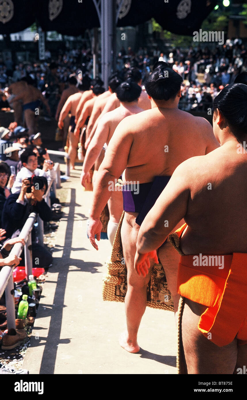 Sumo wrestlers before competition hi-res stock photography and images ...