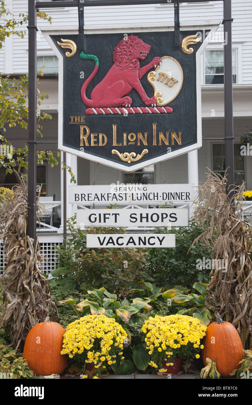 Red Lion Inn High Resolution Stock Photography and Images - Alamy