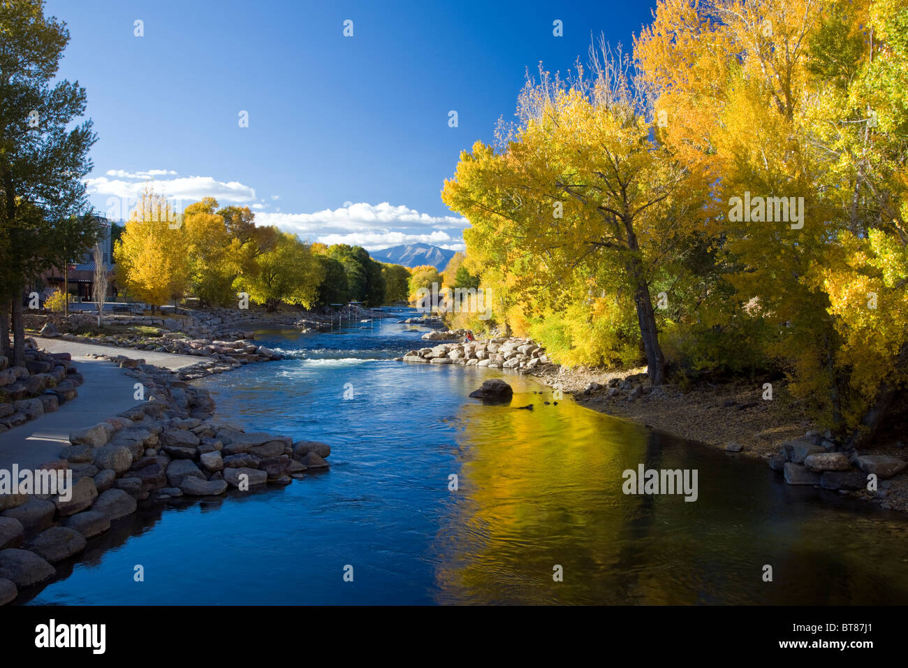 Autumn view of fall colors along the Arkansas River in the small ...